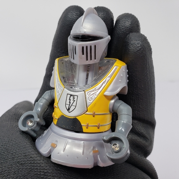 Toys | Hexbug Micro Titans Vortex Brawler Bot Knight | Poshmark